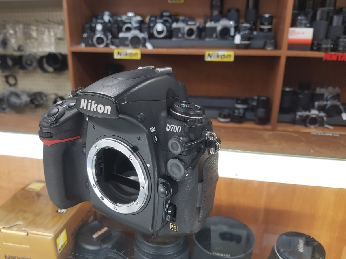 Nikon D700, FX Full Frame DSLR, 12.1MP, Battery Grip, Great Condition ...