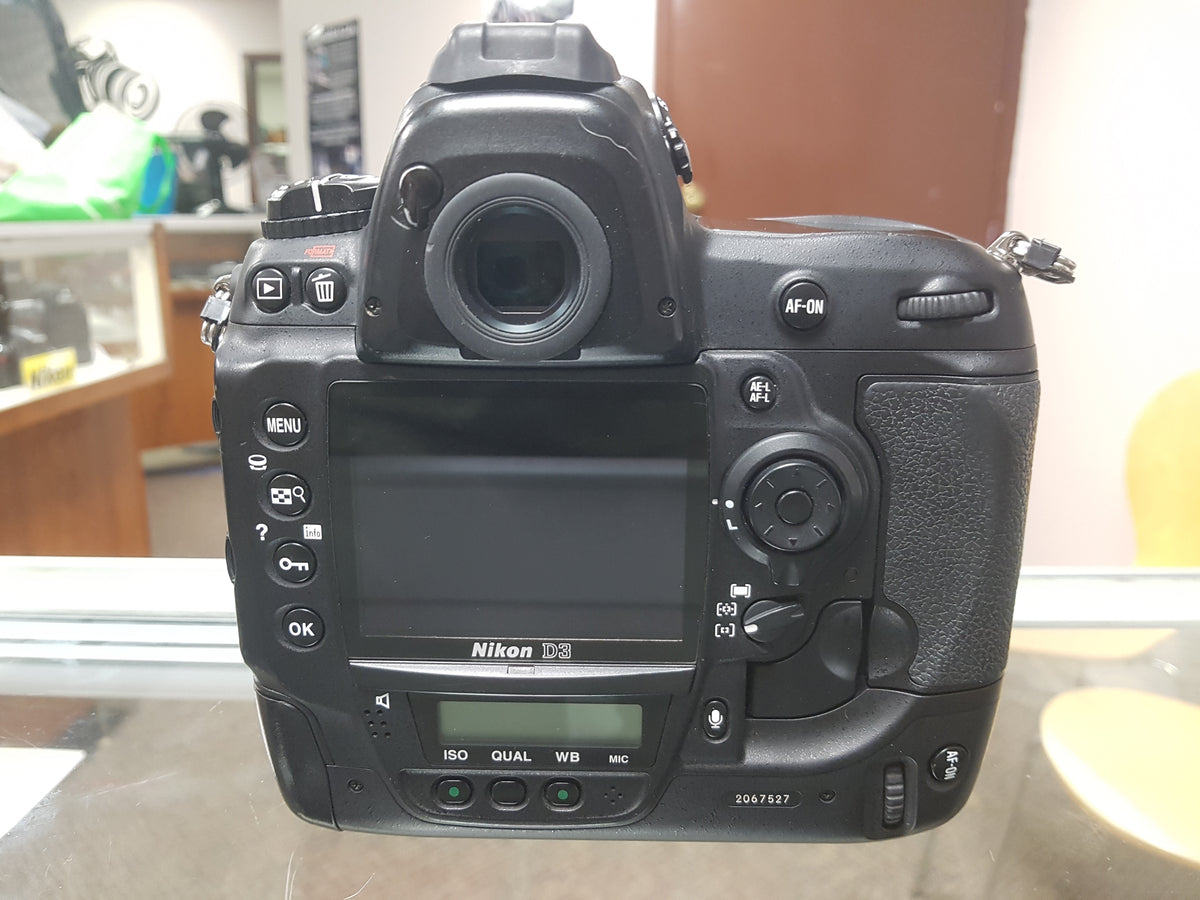 Nikon D3, Professional Full Frame DSLR, 12.1MP, 9FPS with Battery & Ch ...